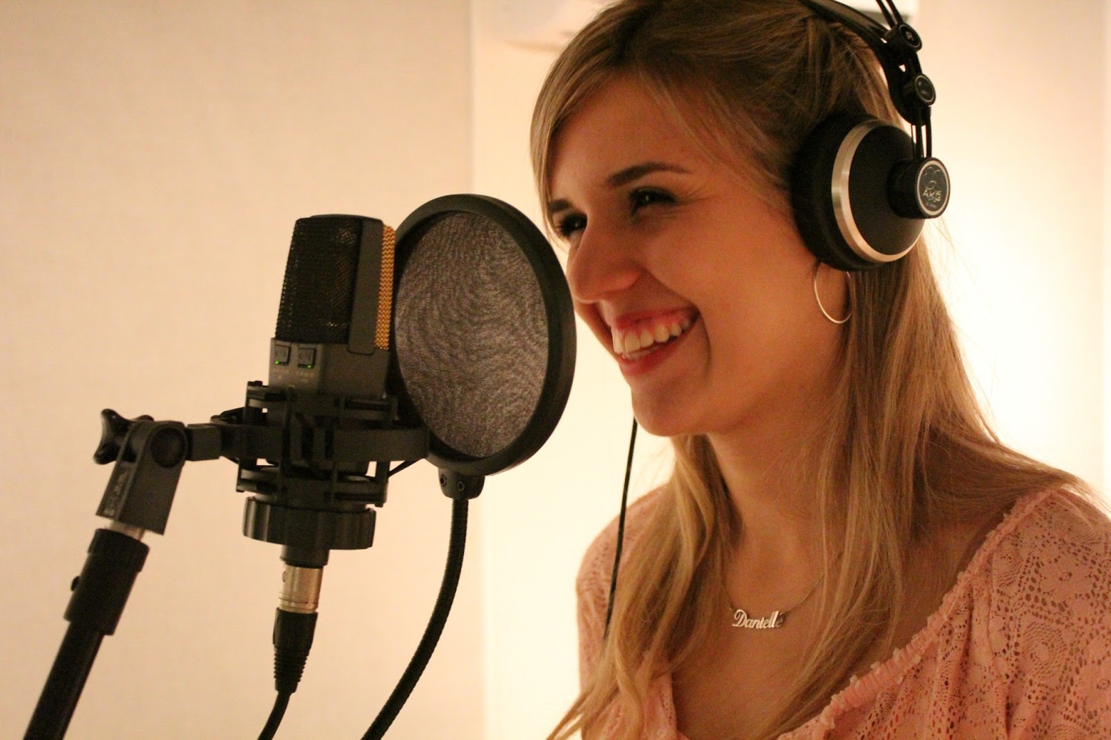 Conheça a música 'Filme que Passou', de Danielle Rizzutti - Guiame Conheça a música 'Filme que Passou', de Danielle Rizzutti - Guiame