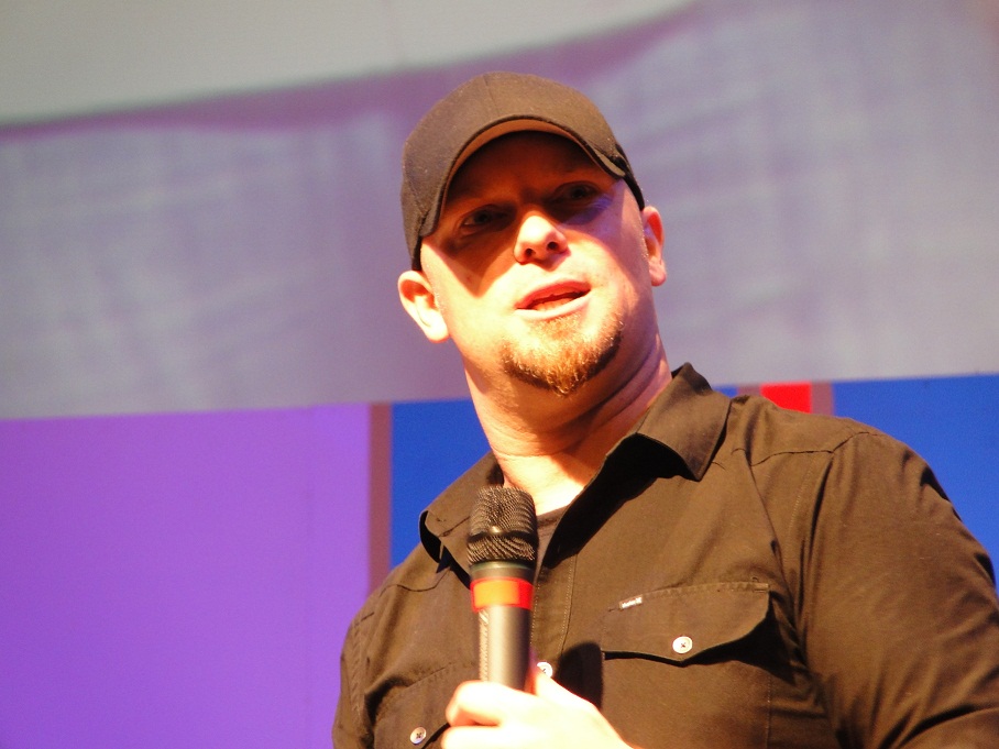 Jake Hamilton: "O Reino de Deus não se parece com essa terra" - Guiame