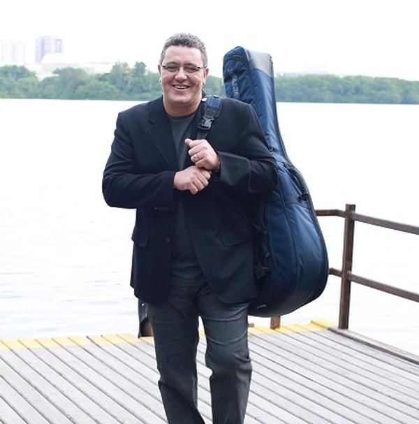 Nani Azevedo publica clipes de novo álbum no Youtube - Guiame