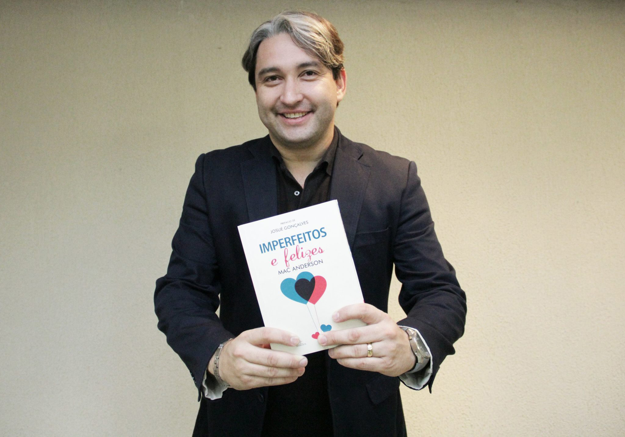 Pastor Mac Anderson lança o livro 'Imperfeitos e Felizes', em Goiânia ...