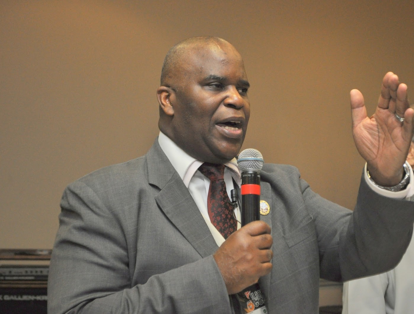 Escola Profética da Rua Azusa 2016 terá Ap. Fred Berry como palestrante ...