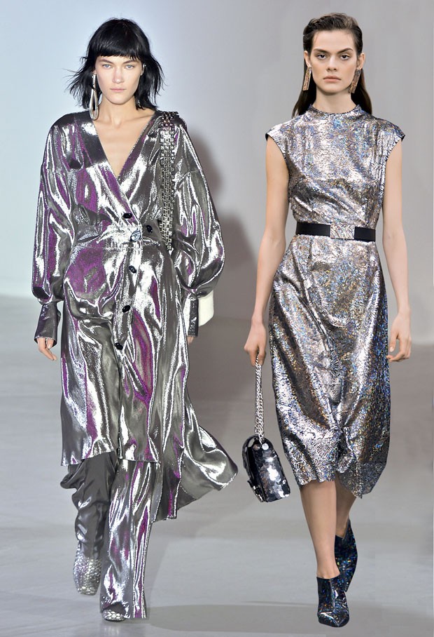 Inspire-se nos looks com pegada futurista - Guiame