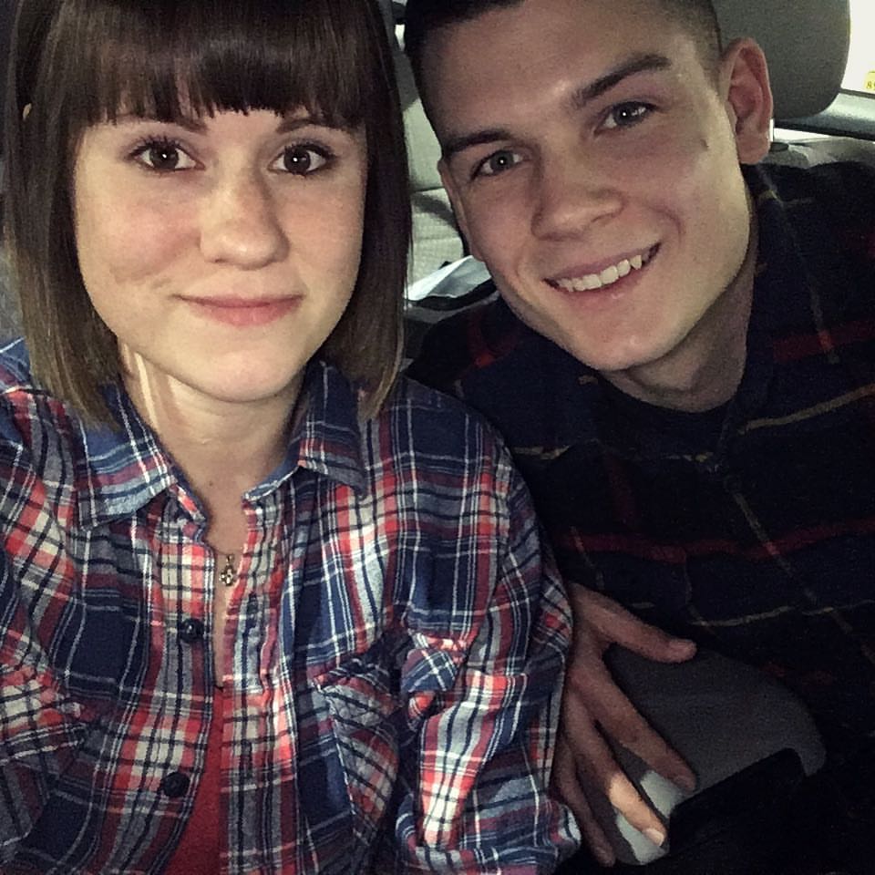 Ex-lésbica descobre gravidez e celebra o propósito da família: “Deus me ...