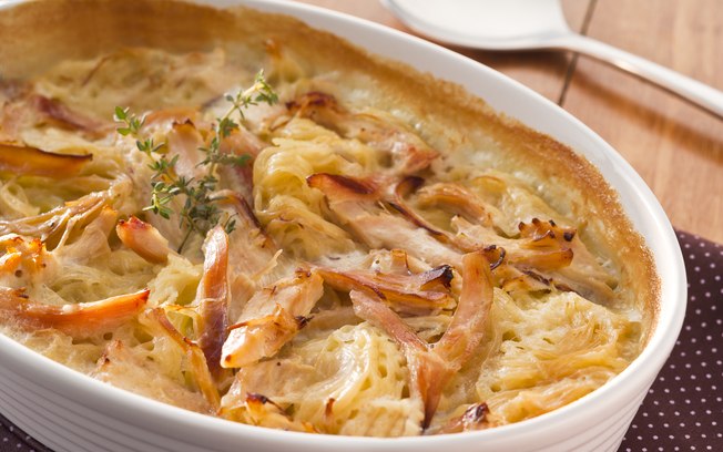 Frango defumado com ninhos de massa - Guiame