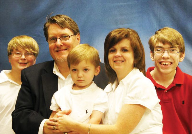 Pastor perdoa ex-membro da igreja que matou seu filho e esposa - Guiame