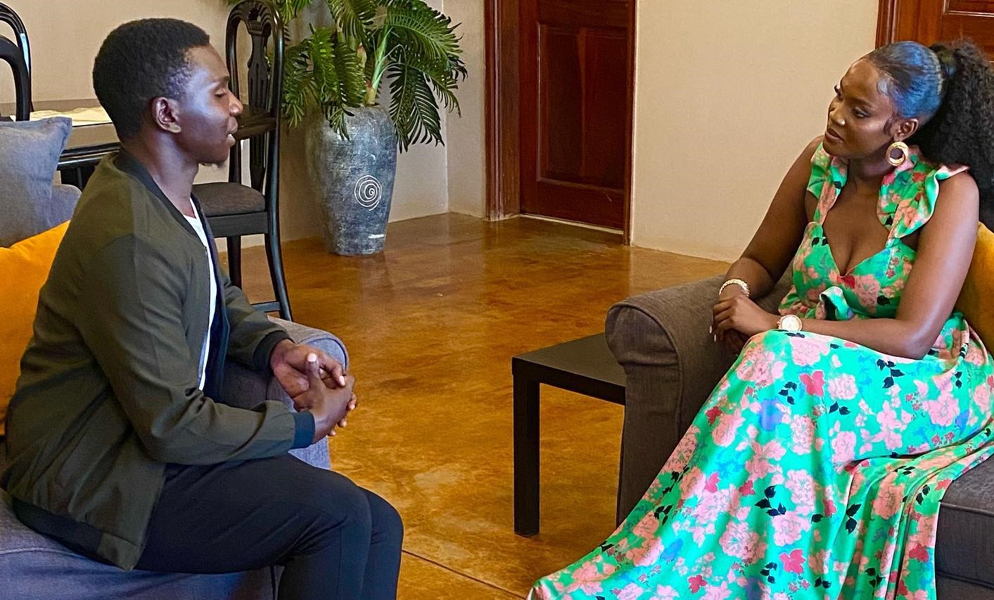 Jovem foi adotado por Igreja, após mãe abandoná-lo com 1 ano: ‘Recebi ...