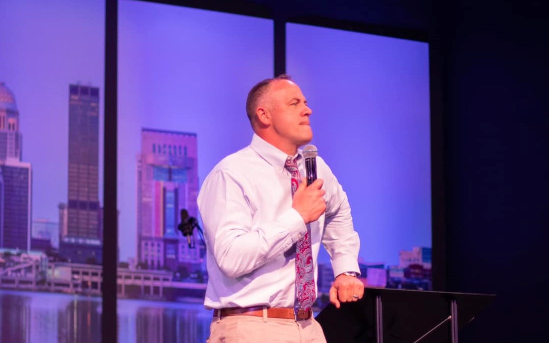 Pastor sobrevive a queda de 9 metros e prega dois dias depois: “Deus me ...